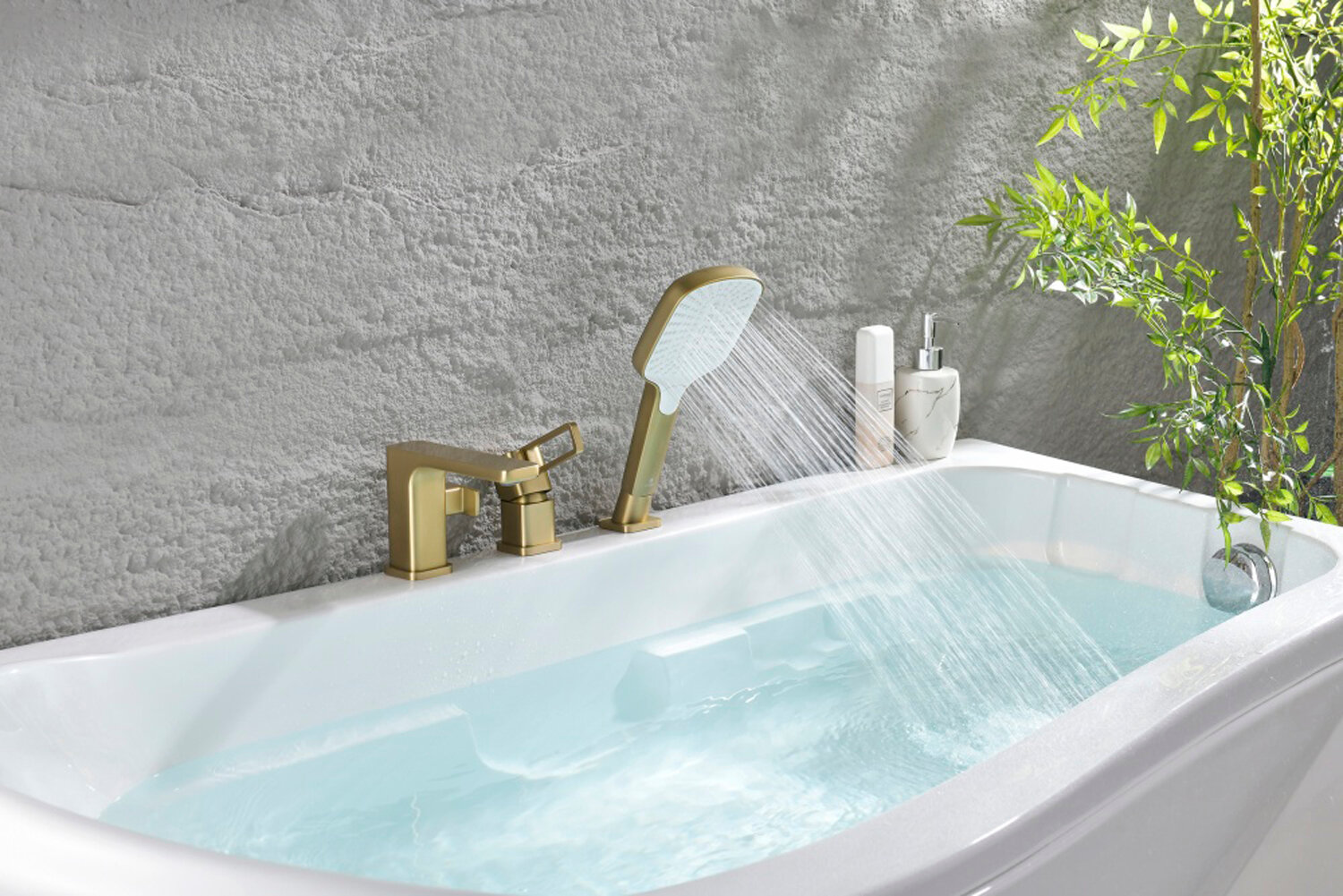 Смеситель на борт ванны с душем от бренда Ganzer из латуни на 3 отверстия GZ12133-S матовое золото