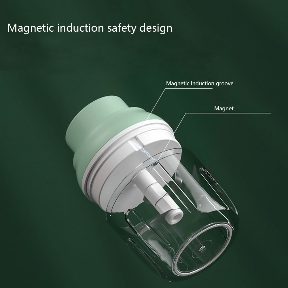 Для бытовых нужд подходит электрическая чеснокодавилка темно-зеленого цвета