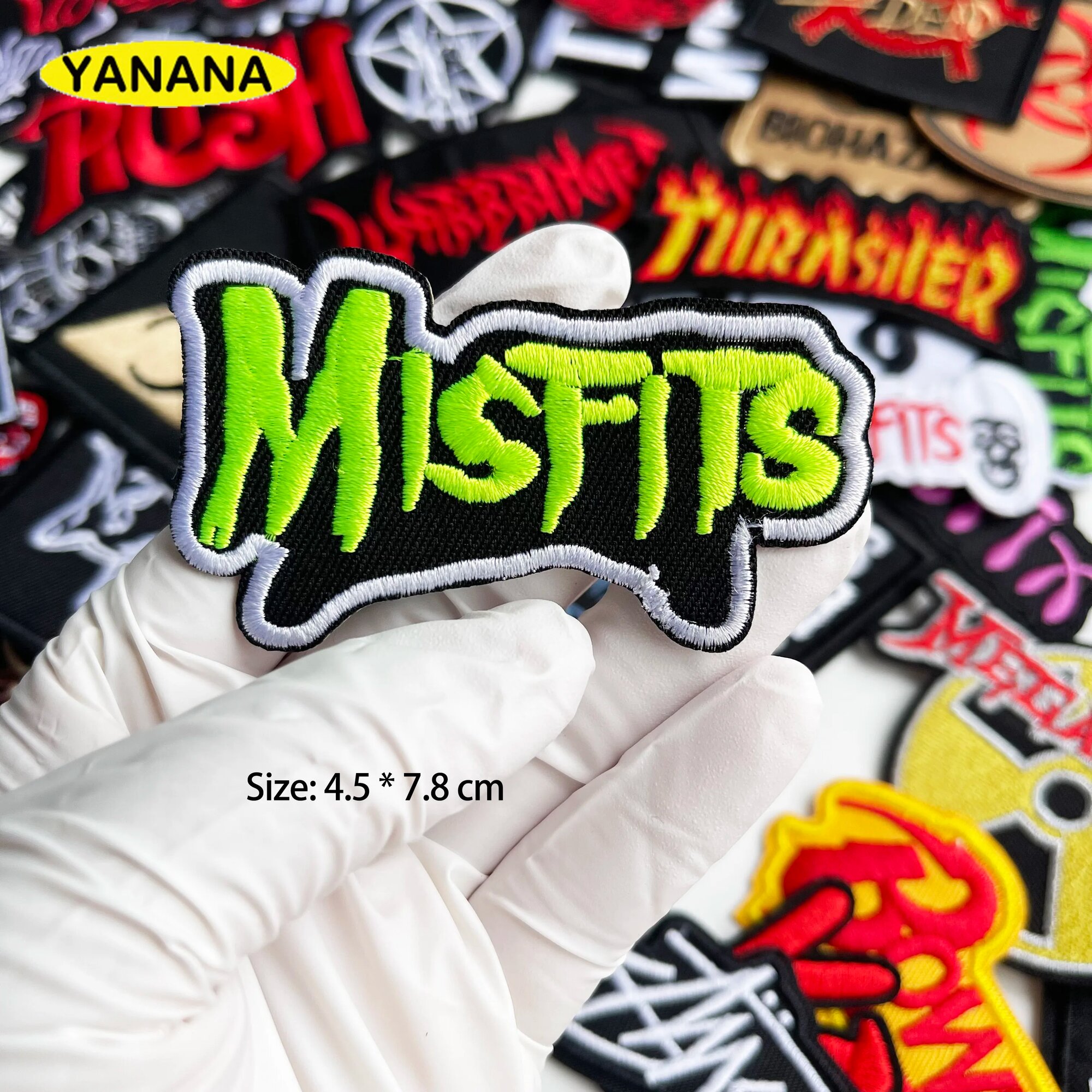 Нашивка Misfits, панк-рок, белая, 4.5*7.8 см