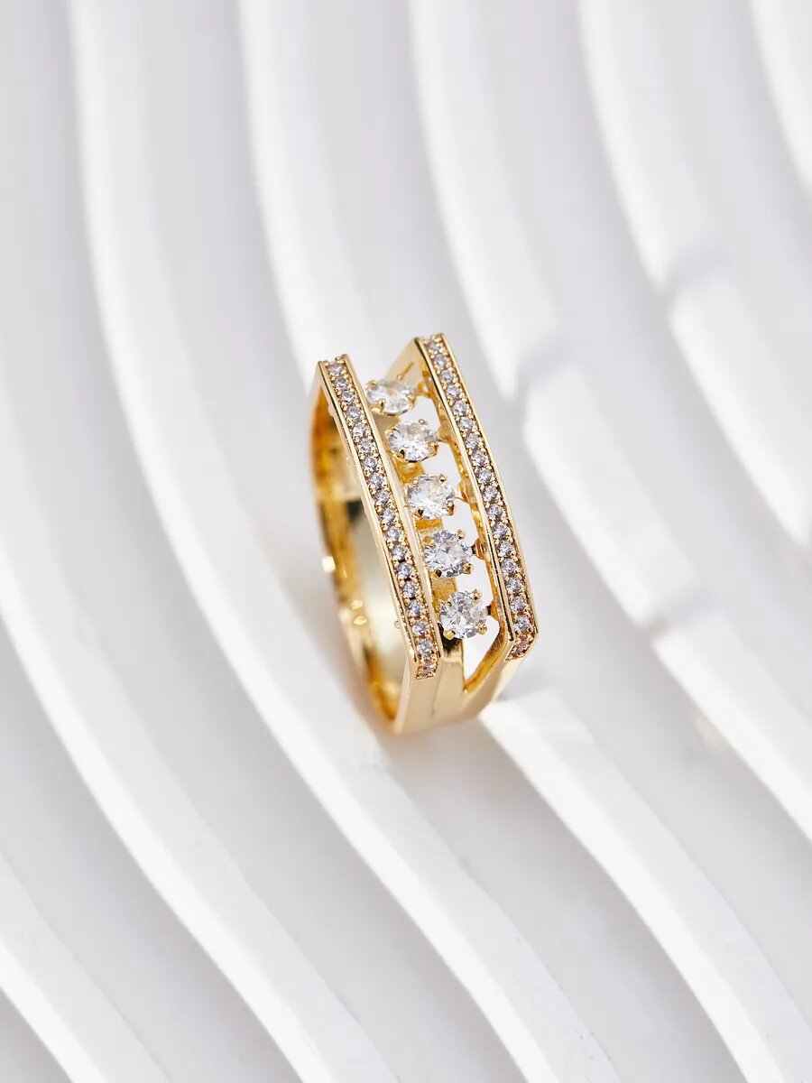 Кольцо, циркон, фианит, кристалл