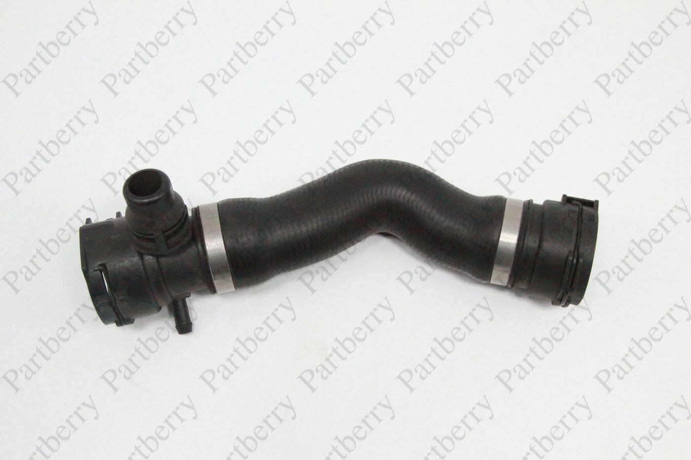 Патрубок системы охлаждения PARTBERRY PB590725 для BMW 17127531579.