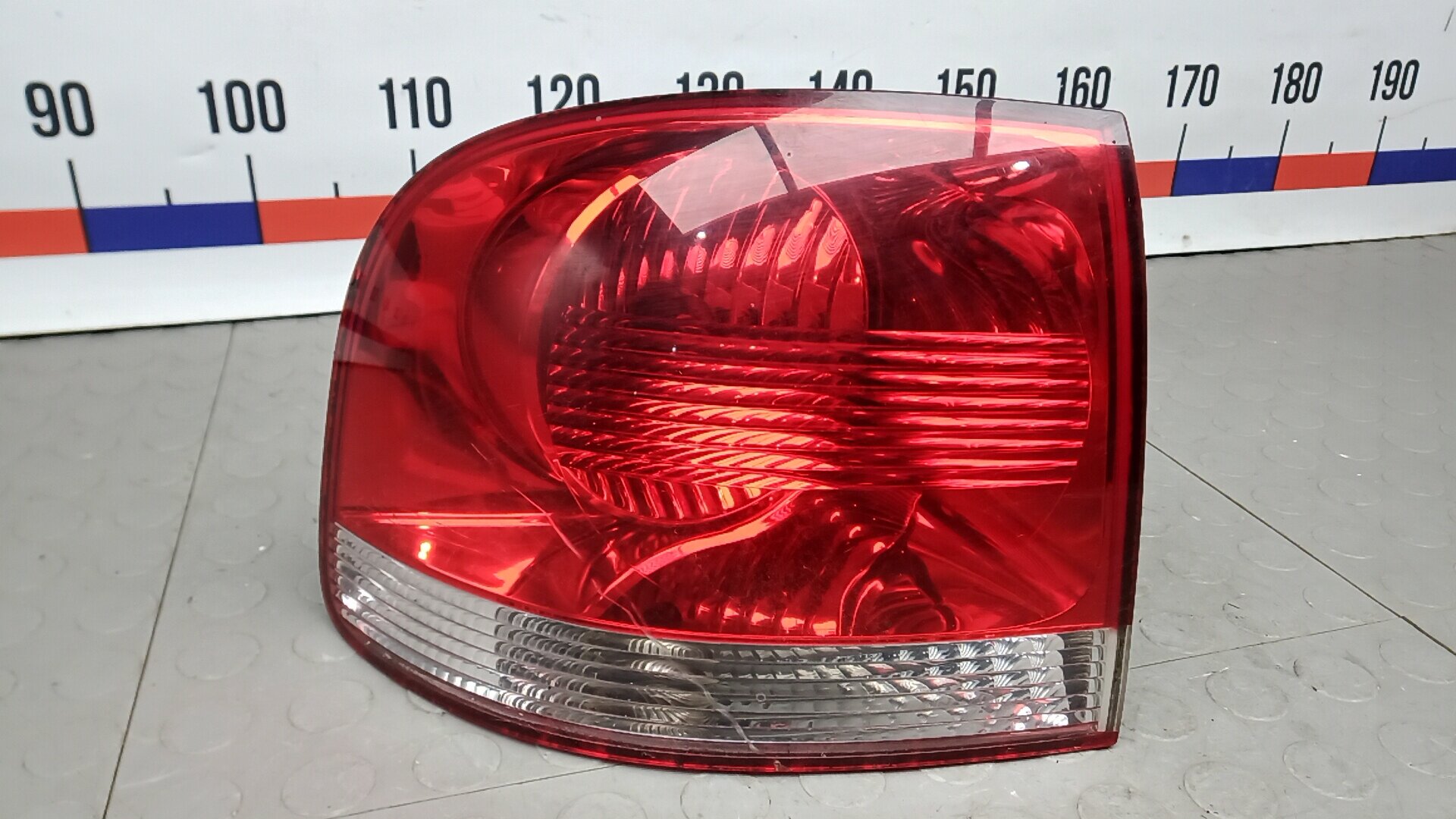 Фонарь задний левый VOLKSWAGEN TOUAREG 7L