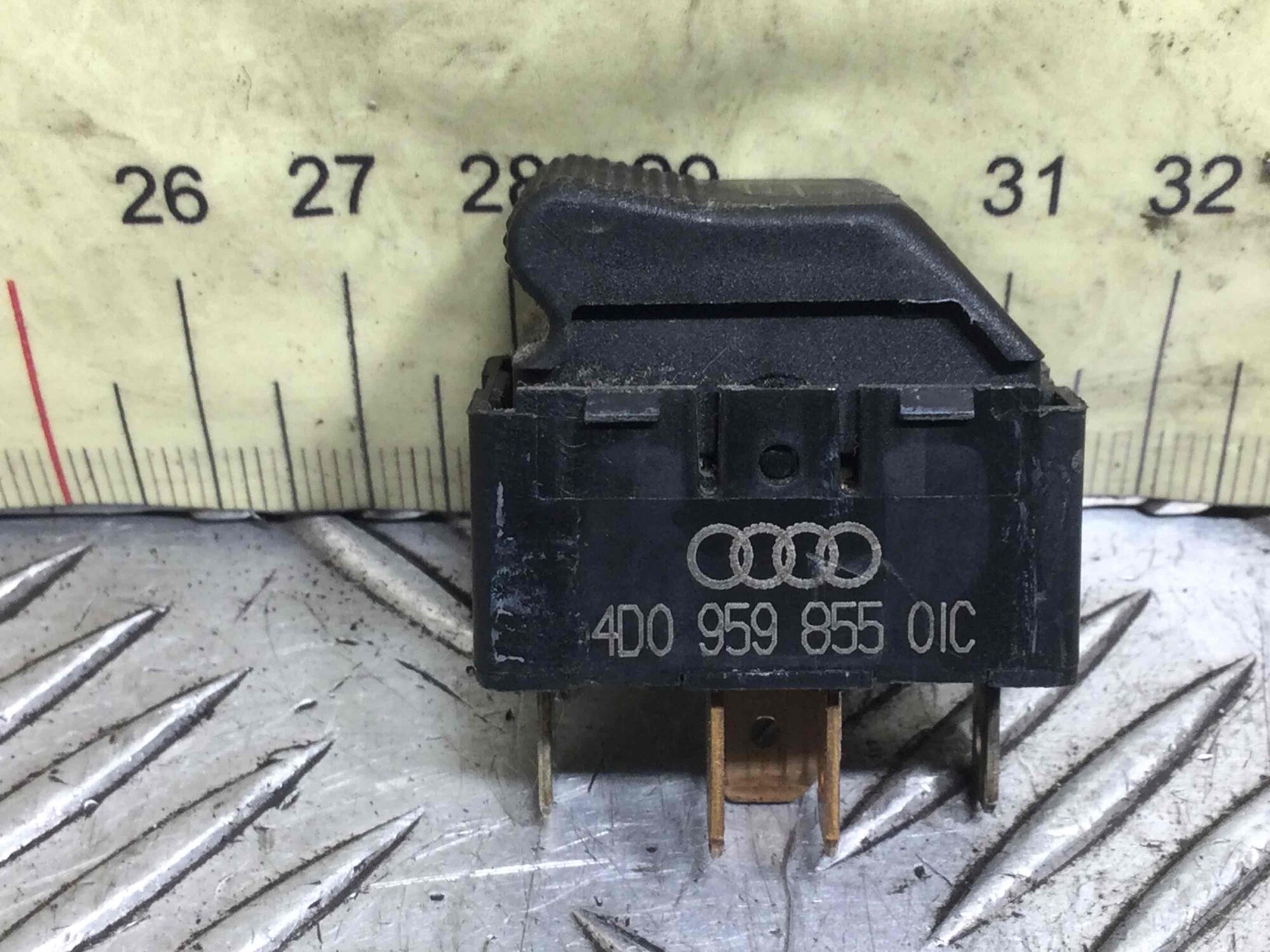 Б/У Кнопка стеклоподъемника Audi A4 B5 (1994-1999) 1999 г.