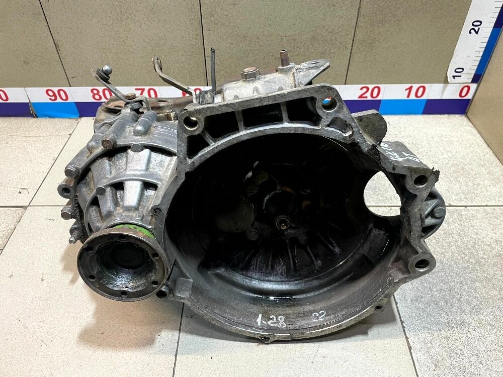 Механическая коробка передач VW Golf II 4T 020300046FX