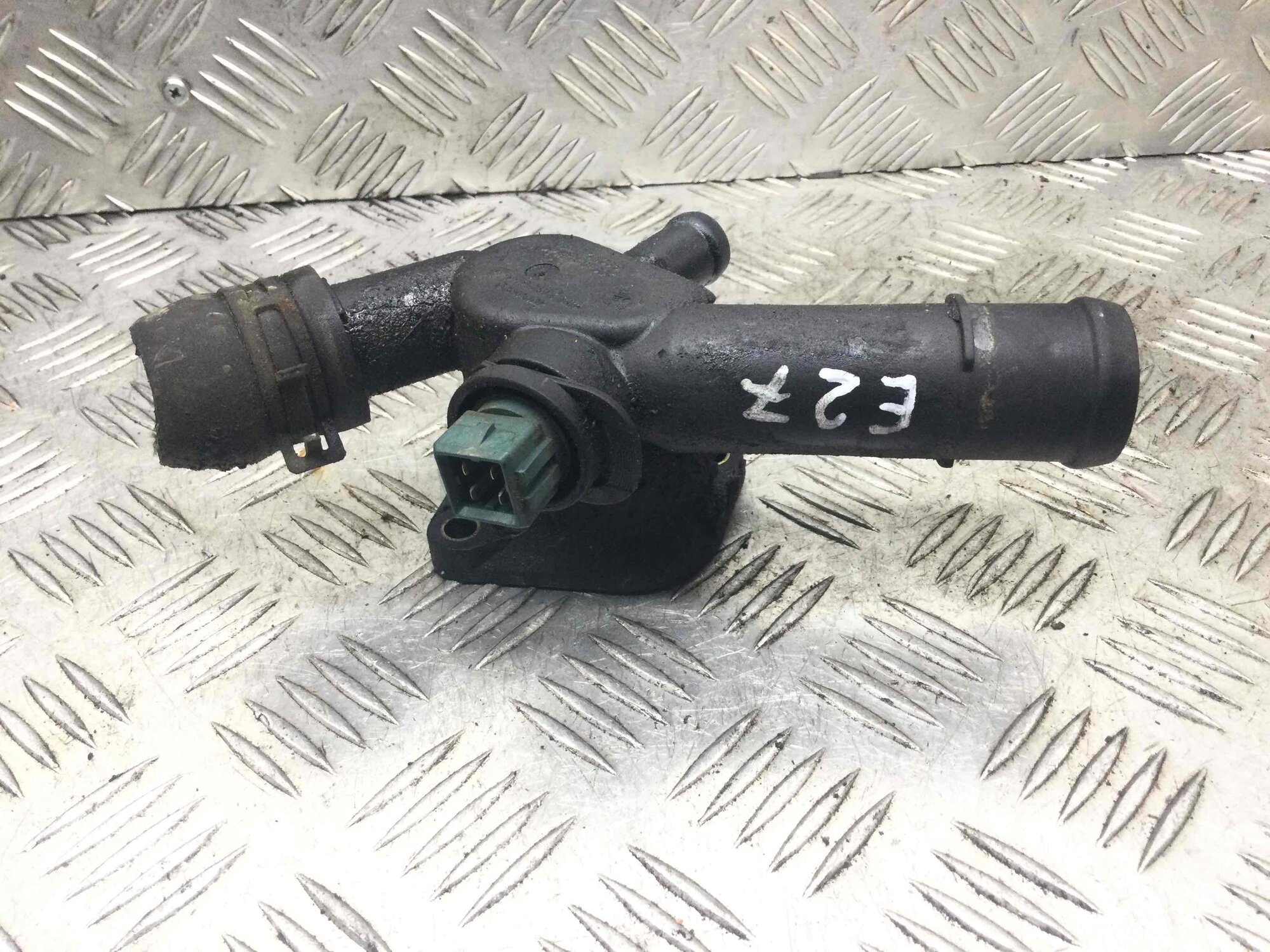 Б/У Корпус термостата Volkswagen Bora Bora (1J) 1998 - 2005 1999 г.