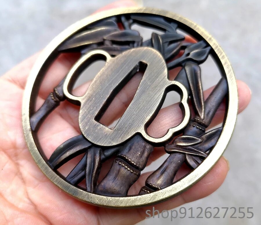 Цуба из сплава бронзы и бамбука для катаны