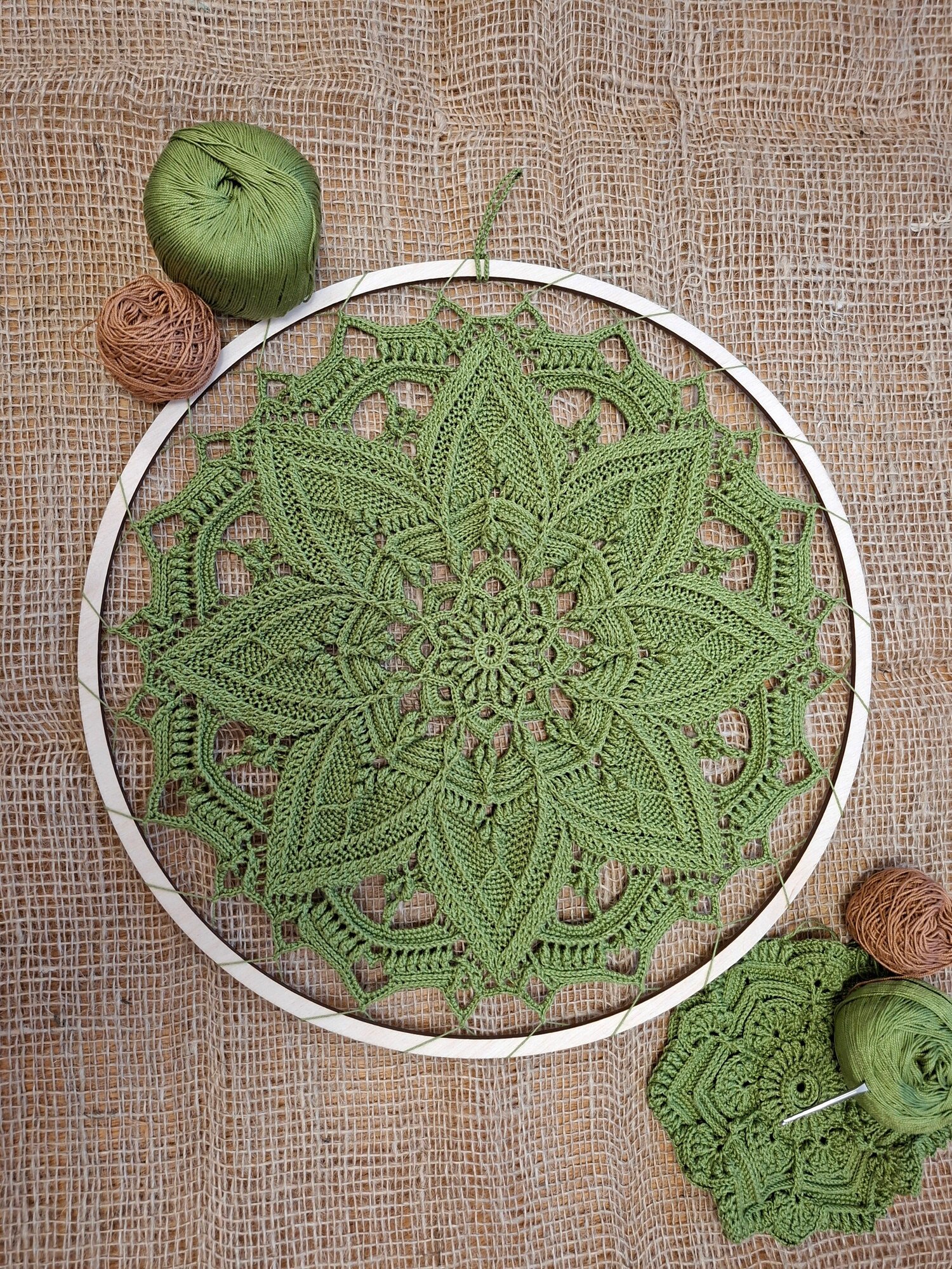 Декоративное панно на стену ручной работы - мандала "Тайя"