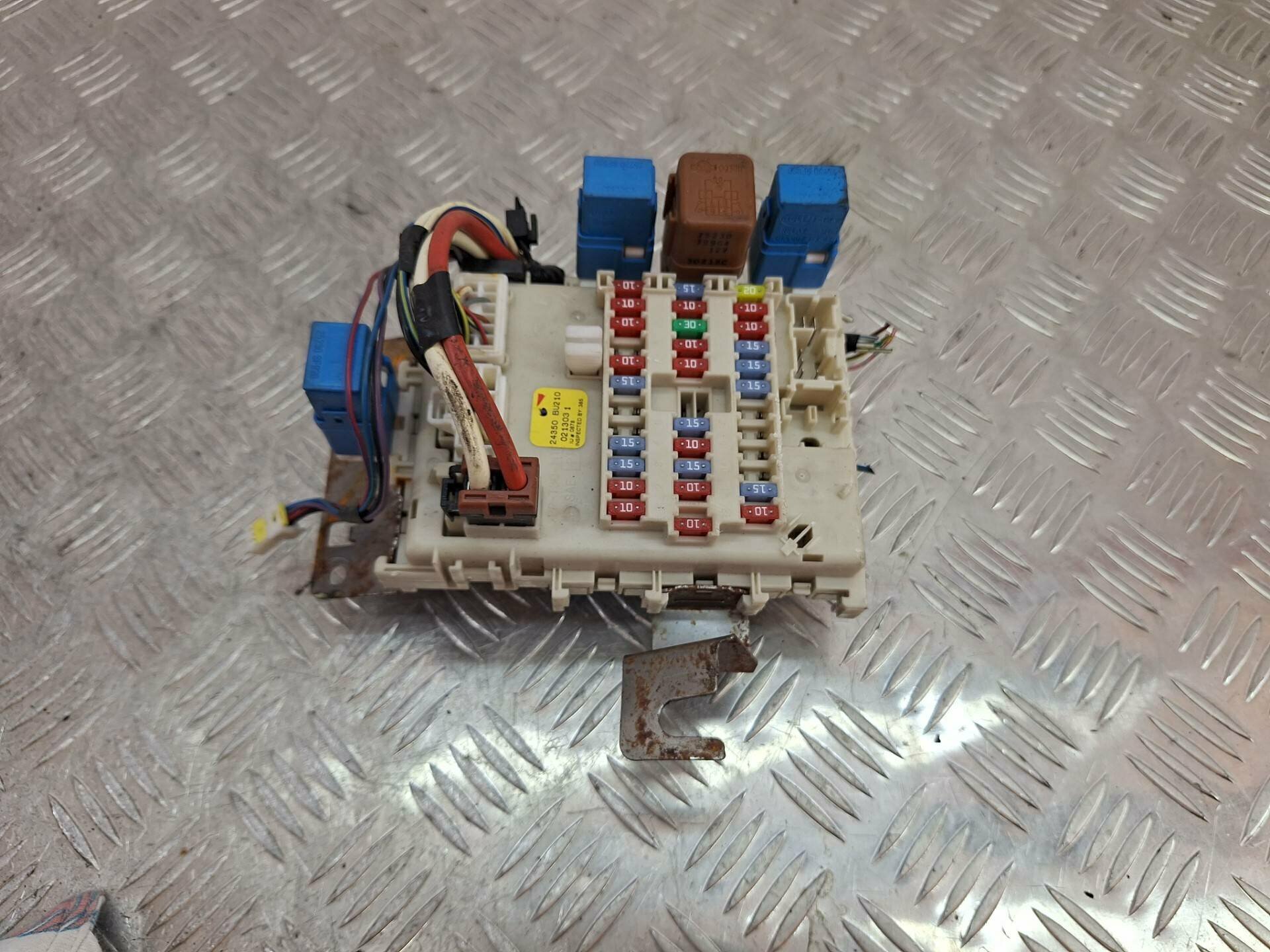 Блок предохранителей Nissan Almera Tino V10 2003 24350BU210