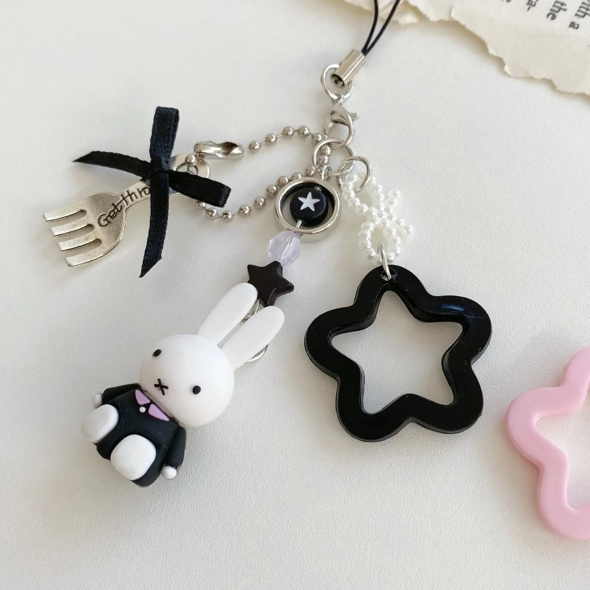 Брелок Miffy в черном костюме с подвесками