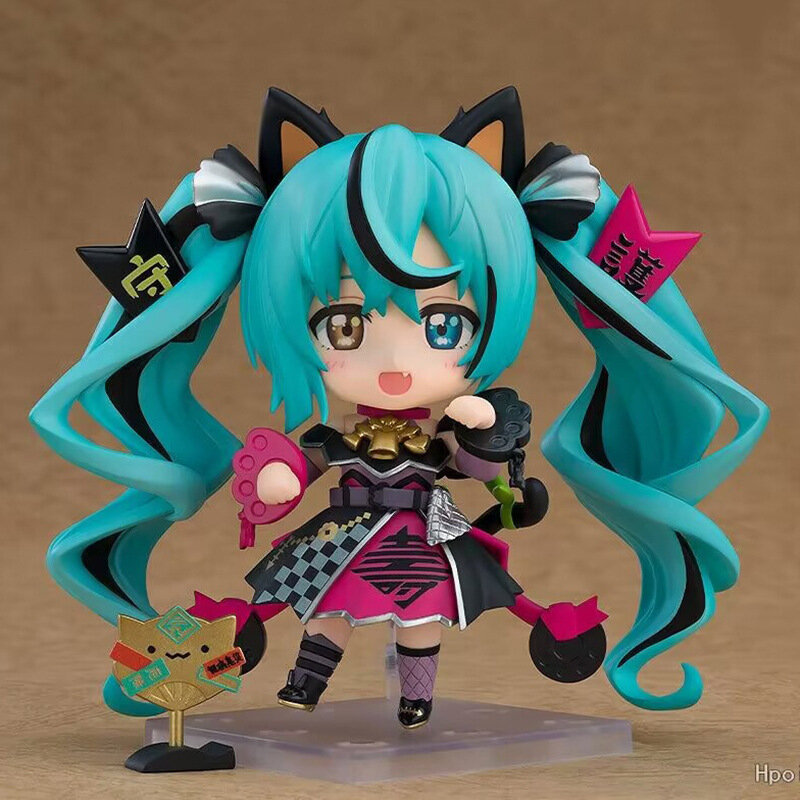 Nendoroid-фигурки по мотивам "Клинков смерти", "Клэй-людей", "Удивительных приключений Джо Джо", "Заклинаний", "Атаки командира", "Хацуне Мику" и "Наруто".