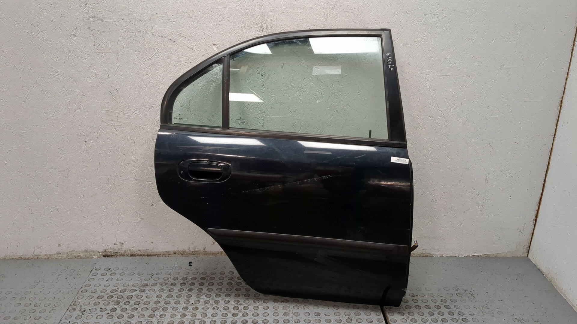 Дверь боковая (легковая) правая задняя Mitsubishi Carisma Б/У