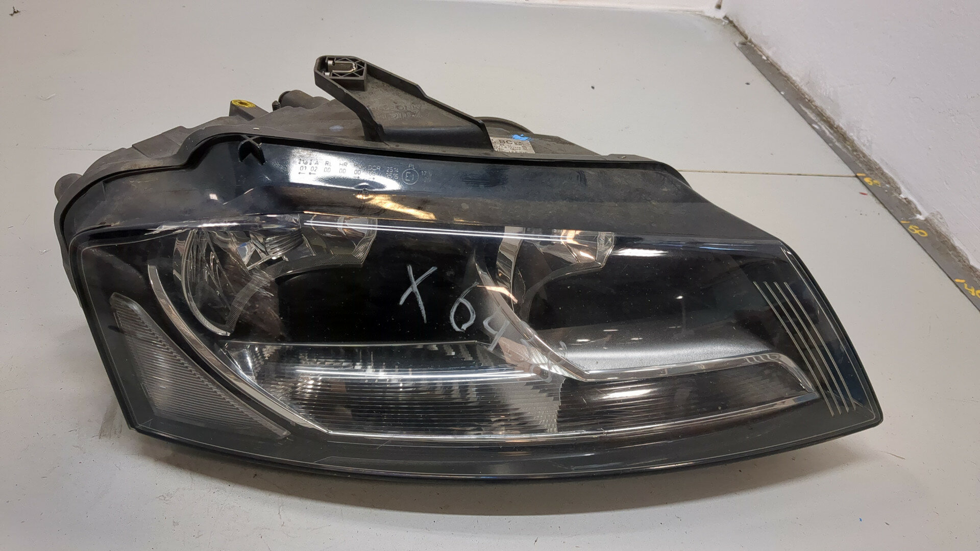 Фара (передняя) правая Audi A3 (8P) Б/У