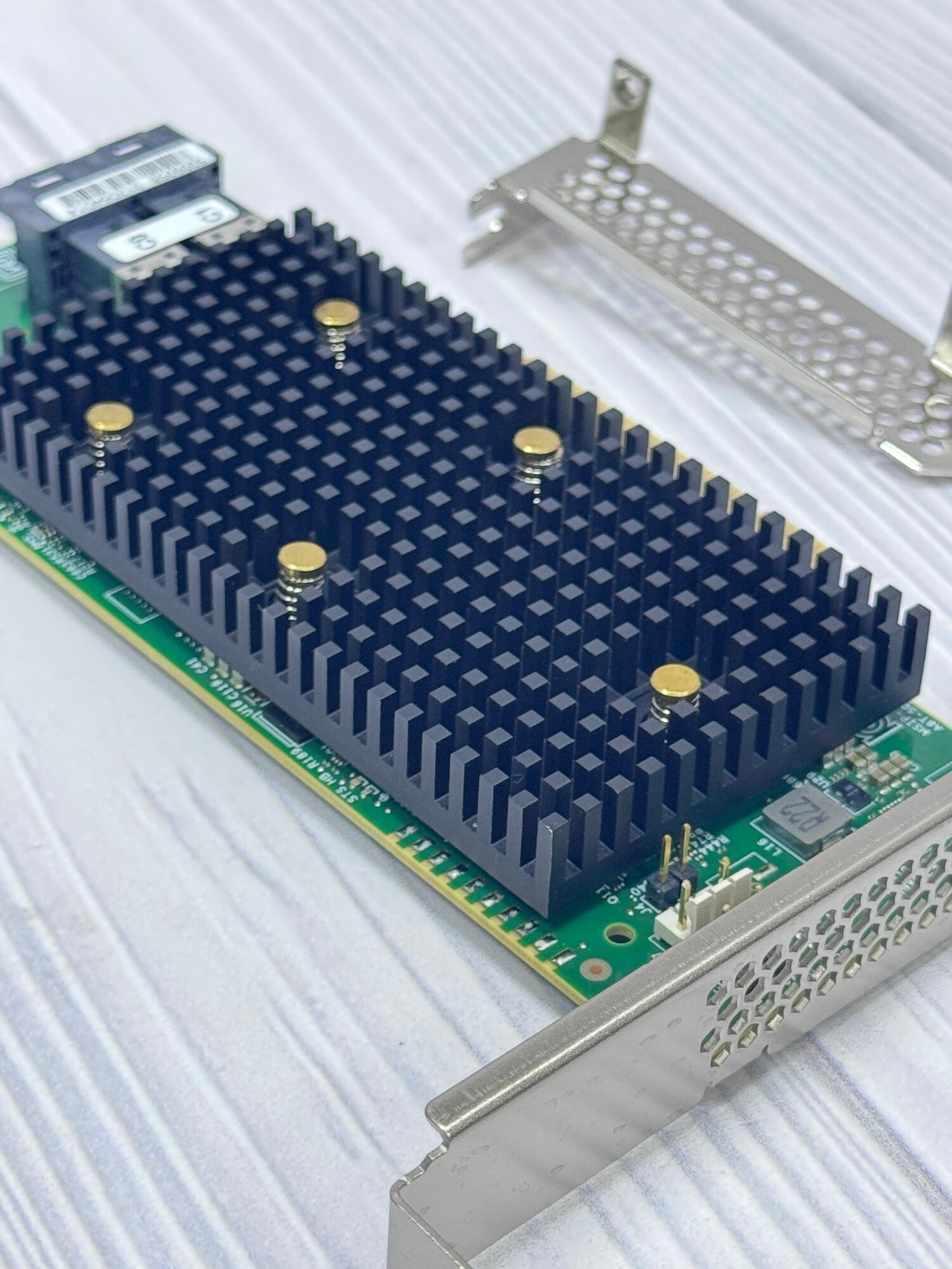 Контроллер SAS Avago/Broadcom MegaRAID 9440-8i <50008> 2-port NVME/8port SATA/SAS 12Gb/SFF8643- 4 sata