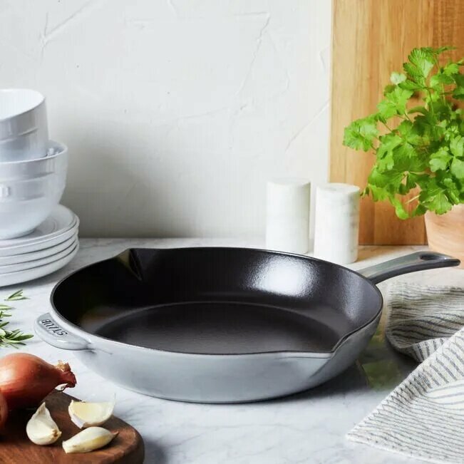 Staub Сковорода, без крышки, с фиксированной ручкой