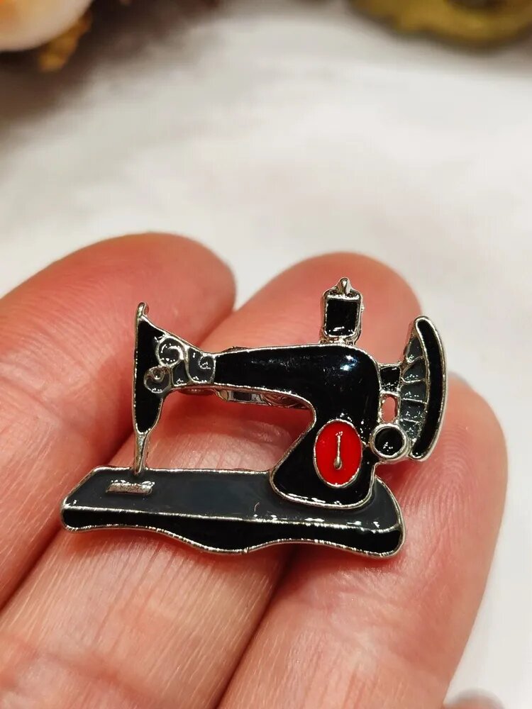 Брошь, эмаль