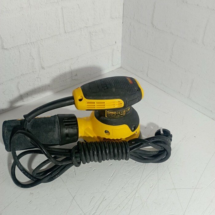 Шлифмашина DeWalt DWE6423