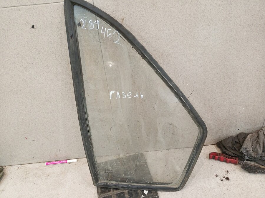 Форточка двери передняя правая от ГАЗ 2705 1995>