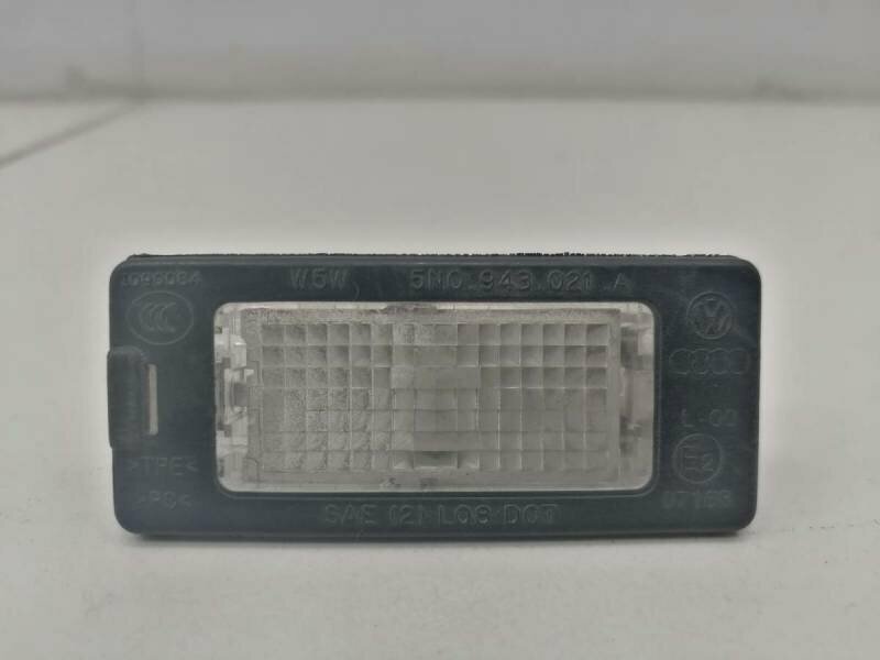 Фонарь подсветки номера Volkswagen Polo Sed RUS 2011 кат.номер: 5N0943021A 5N0943021B