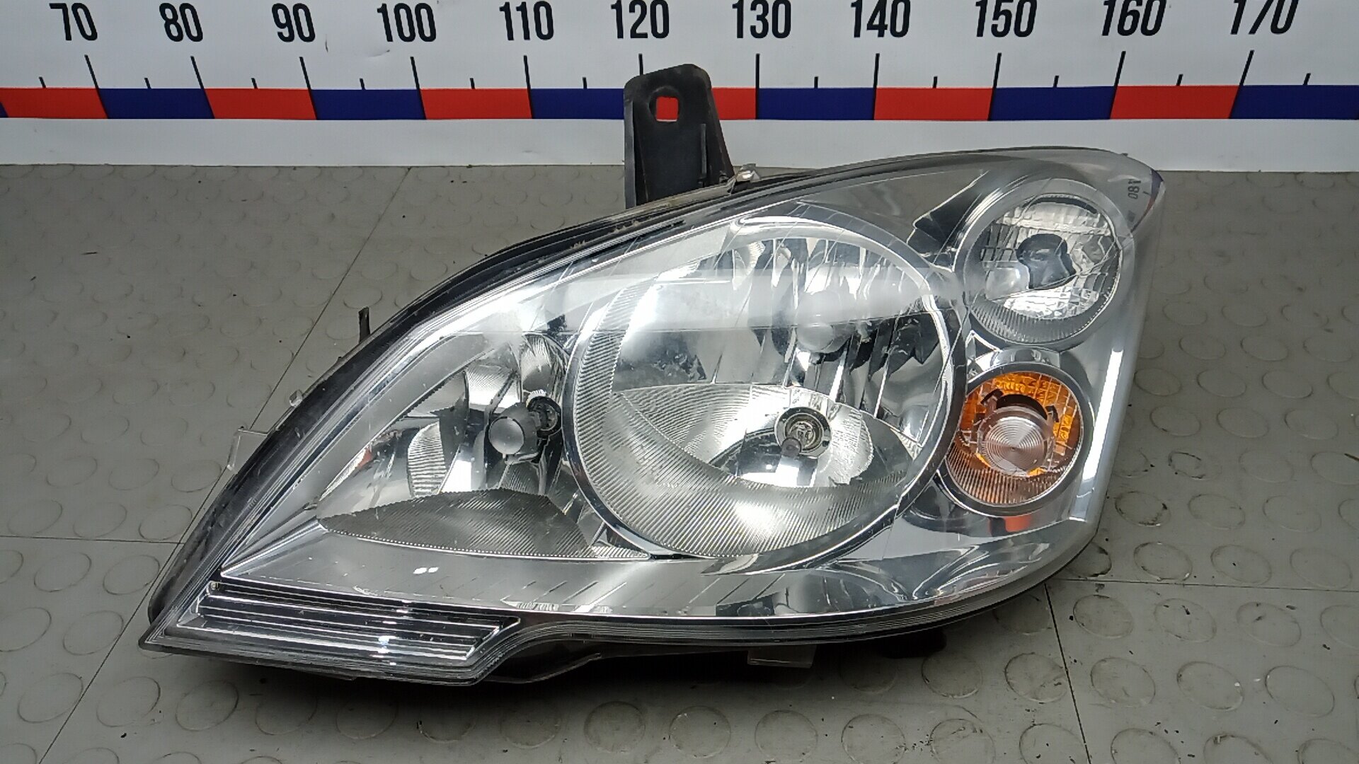 Фара левая MERCEDES BENZ VITO W639