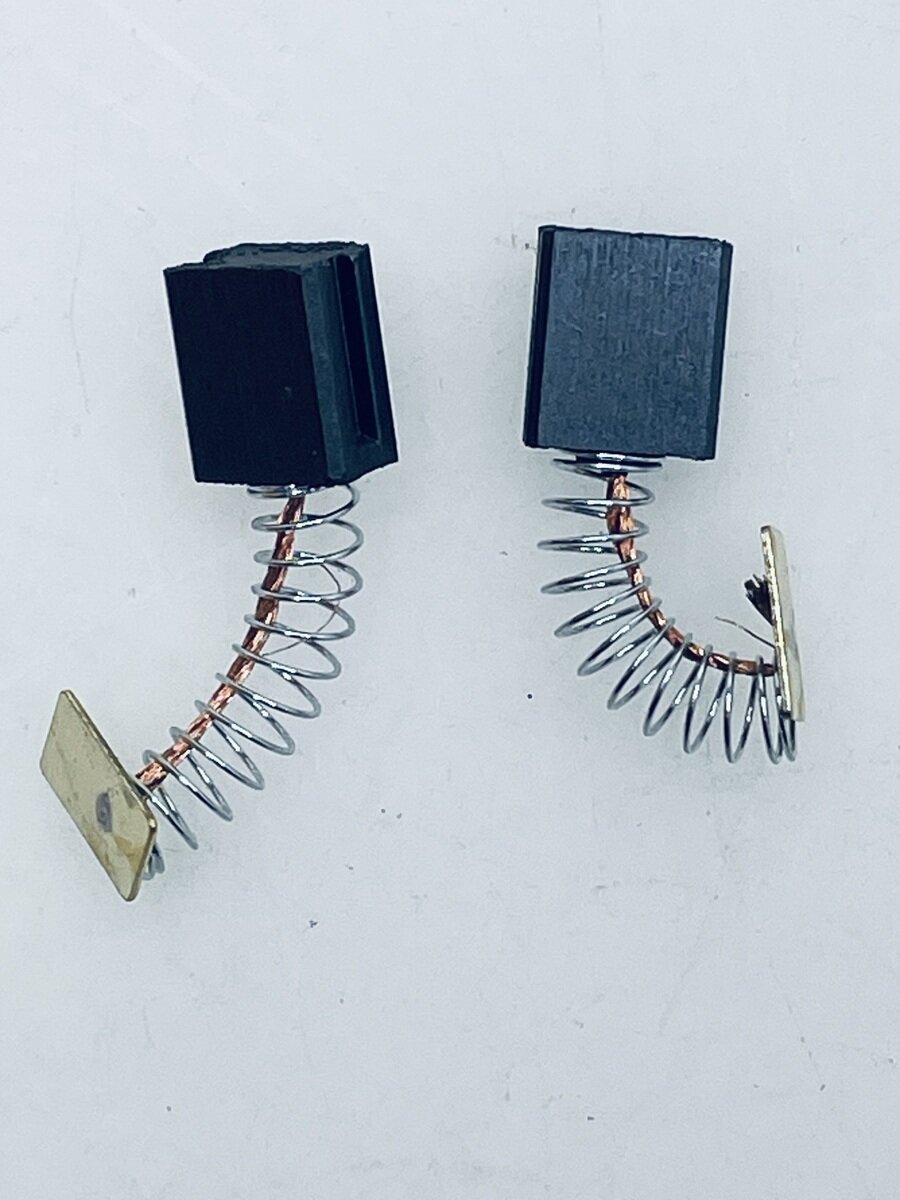 Щетки угольные 6х10х11 для китайских перфораторов Электроприбор, Энергомаш, Sturm и т. д. 900-1 (477), арт. 010-0198 №639