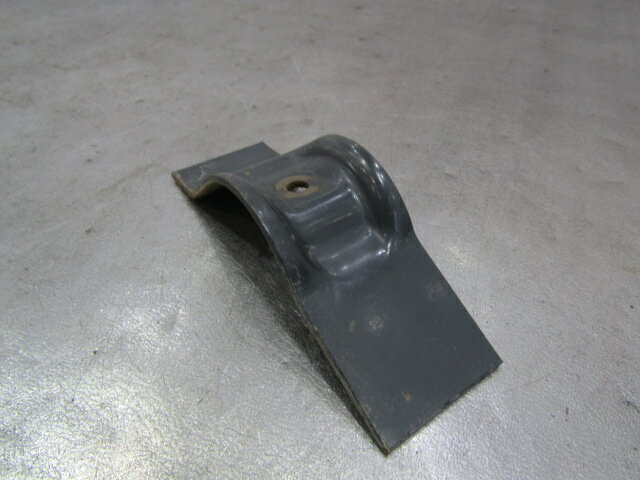 Крепеж заднего крыла спереди Mercedes Actros, Axor