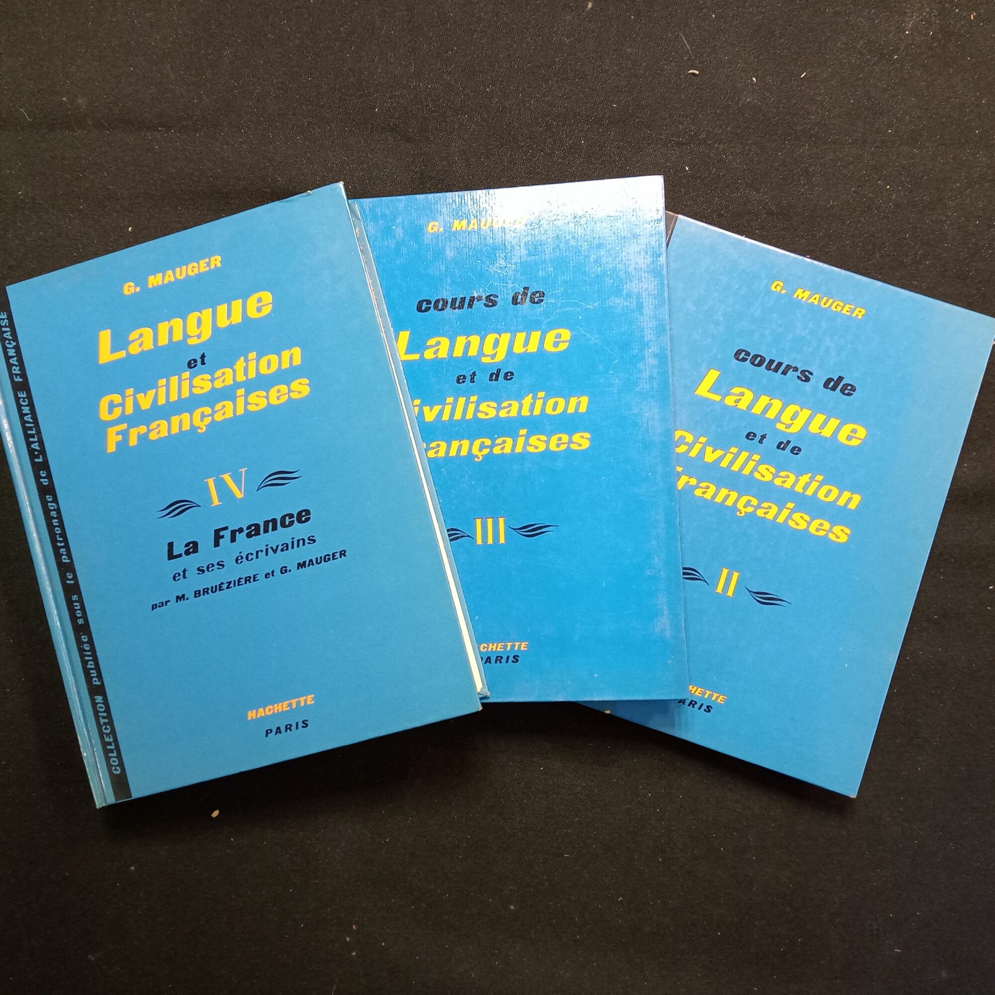 Набор из 3-х книг: Cours de Langue et de Civvilisation Francaises, II, III и IV тома, 1977-80 гг.