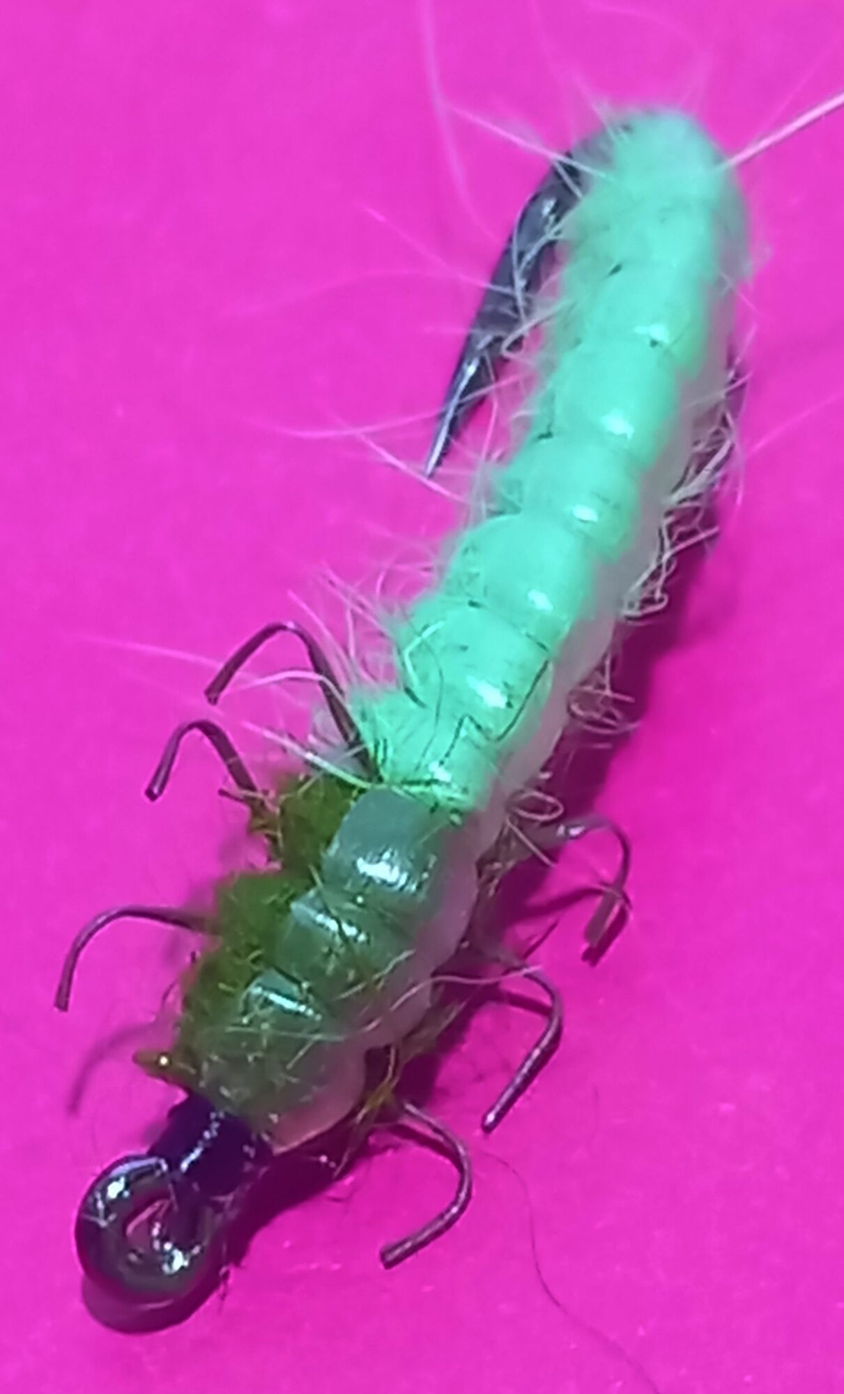 Реалистичная мушка "Ручейник". На хариуса и другую рыбу. На одинарном крючке.