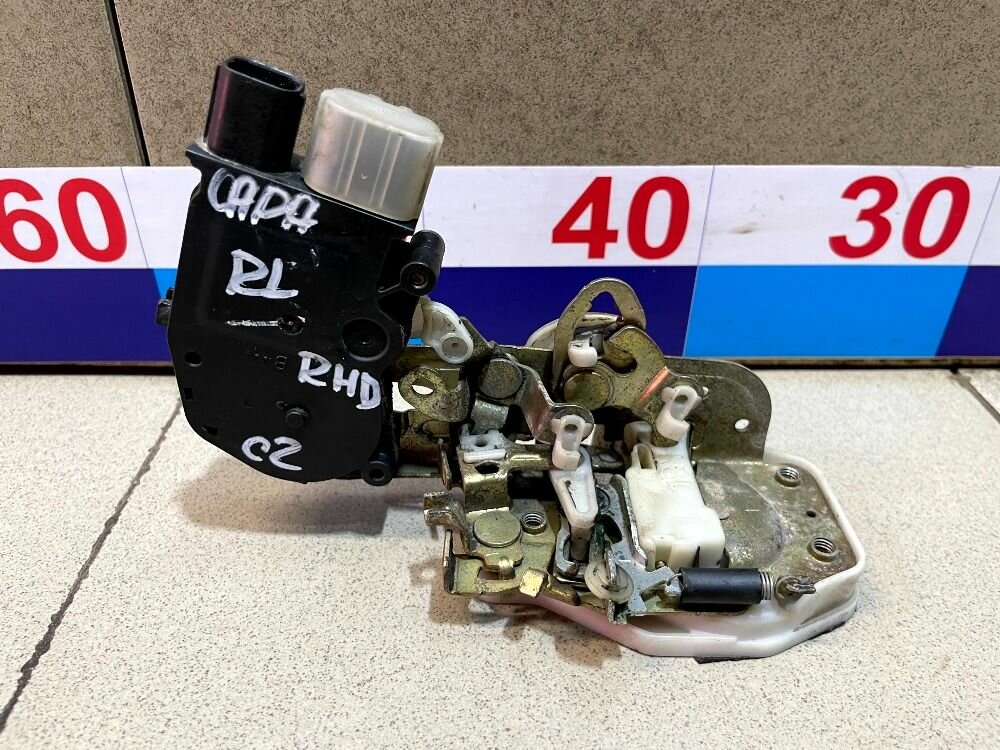 Замок двери задней левой Honda Capa 72651S2G003