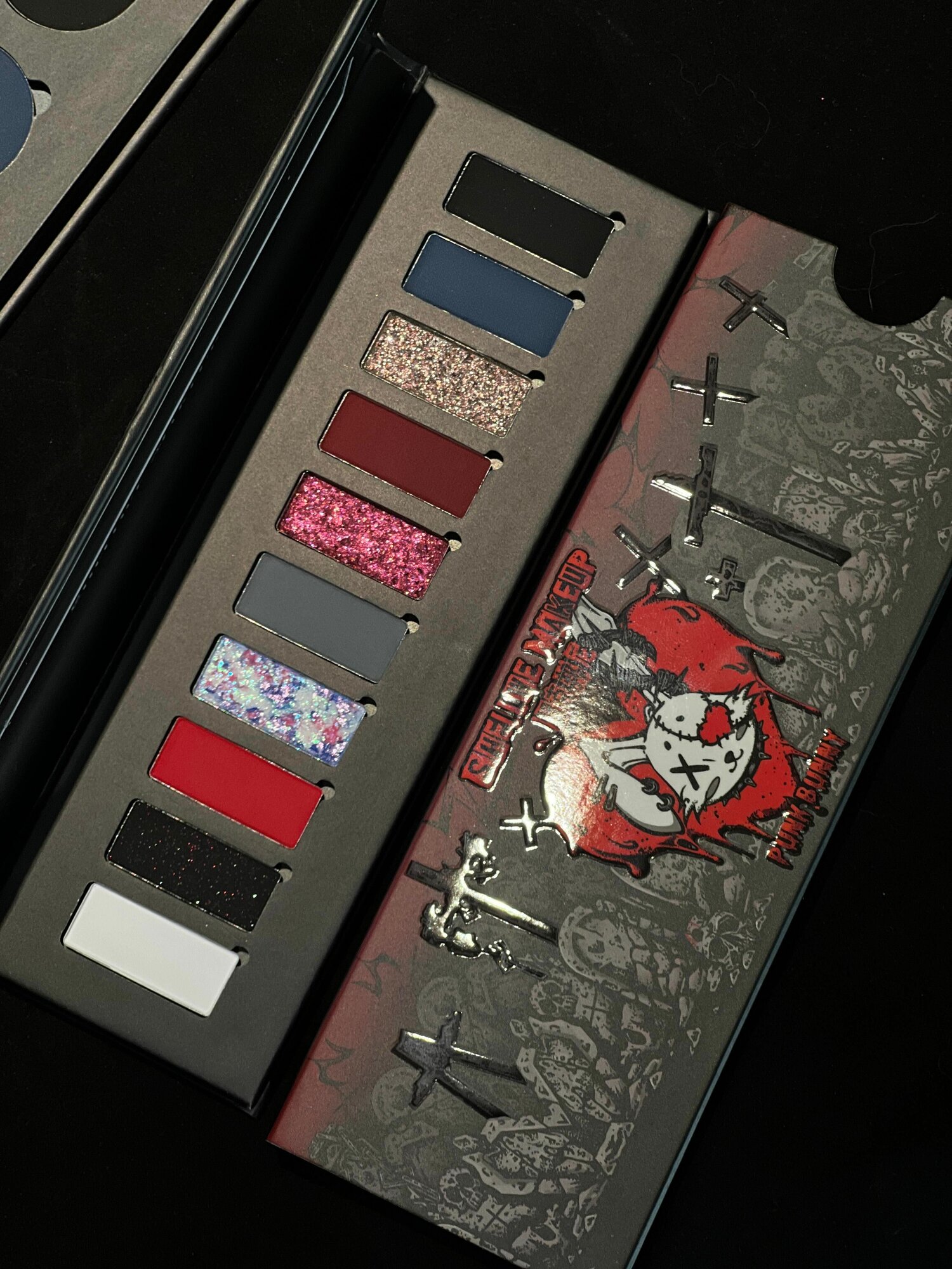 Палитра теней для век SHELLWE MAKEUP , 5g -Mini Size Punk Bunny