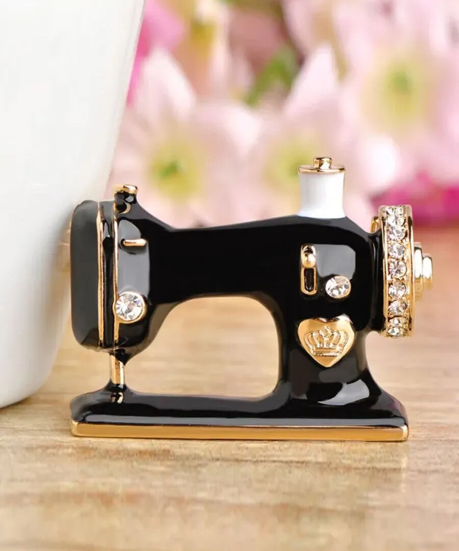 Брошь, эмаль, кристаллы Swarovski