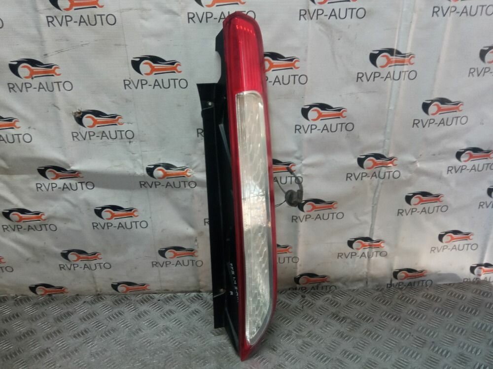 Фонарь задний левый Ford Focus 2 8M5113404