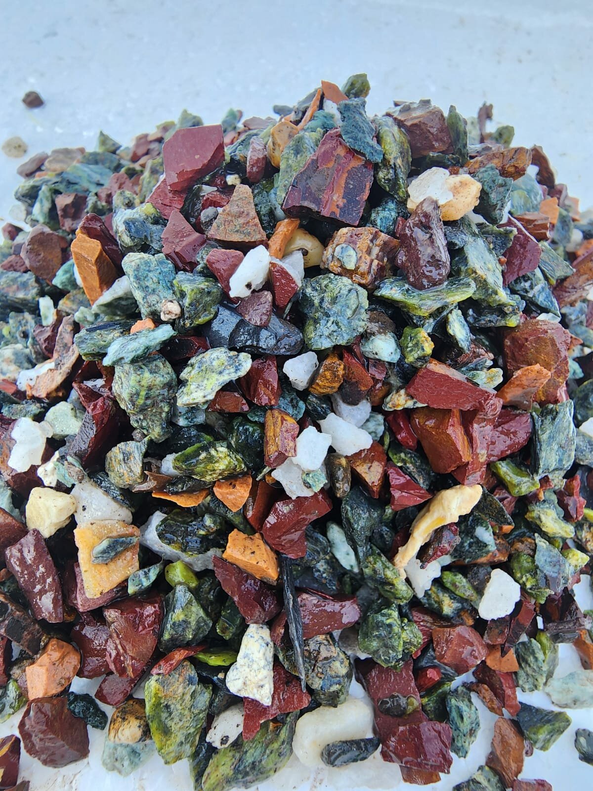 Щебень. Каменная крошка микс уральских камней . фракция 5-10 мм. 5 кг