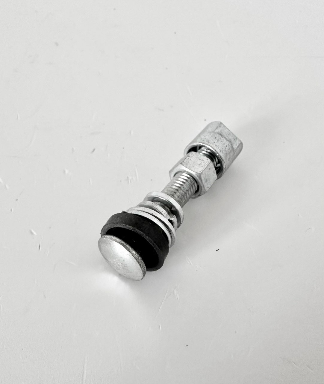 Болт диодного моста плюсовой (генератора) в сборе ВАЗ LADA Приора, Гранта, Калина, Шевроле Нива