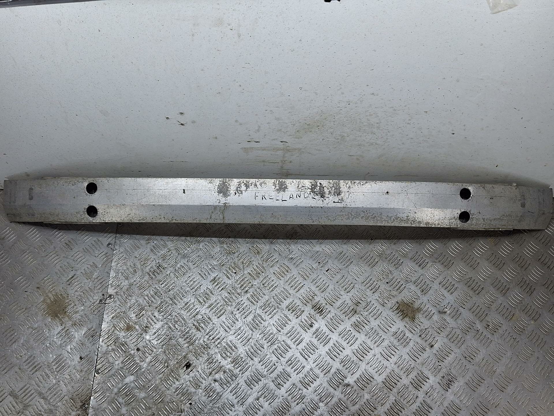 Усилитель переднего бампера Land Rover Freelander (1997 - 2003)