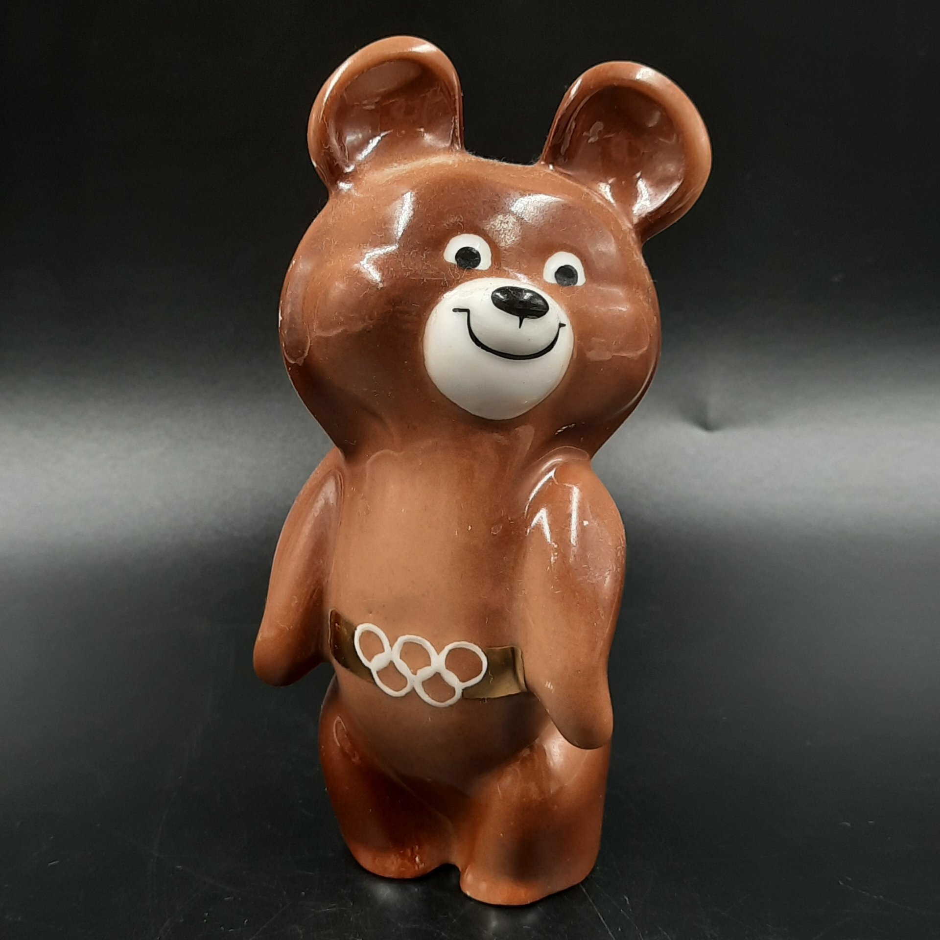 Статуэтка "Олимпийский мишка", фарфор, аэрография, роспись, золочение