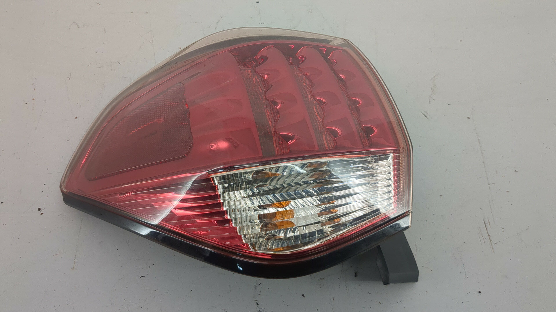 Фонарь (задний) левый Infiniti QX80 Б/У