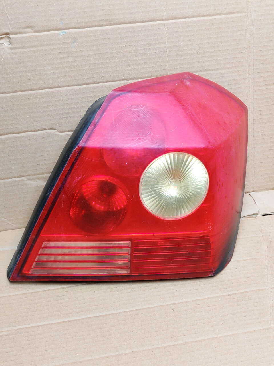 Фонарь задний правый Geely MK (потёртость)