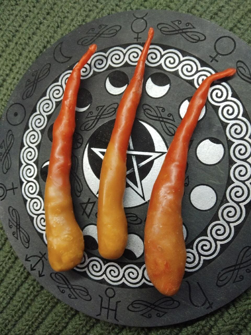 Маканая свеча для проработки нижних чакр