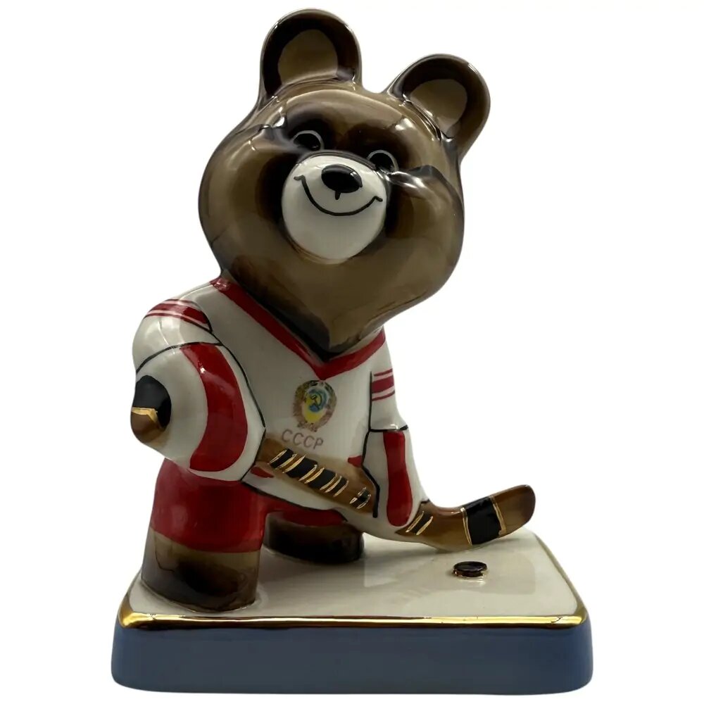 Фарфоровая статуэтка "Олимпийский Мишка - Хоккеист с шайбой СССР", 2022-2024 гг, Вербилки, Россия