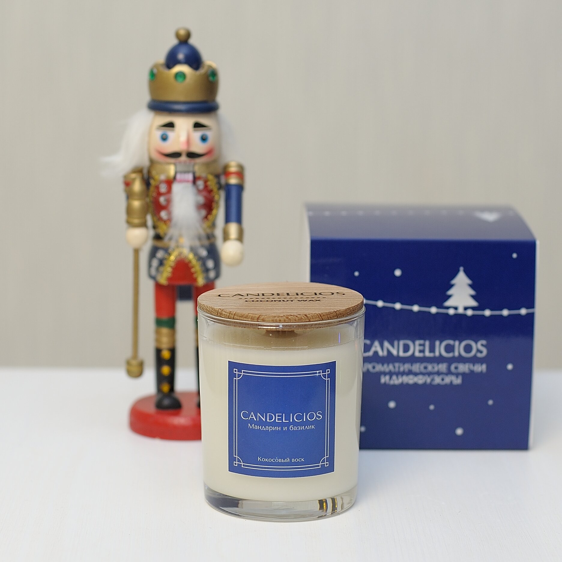 Свеча "Мандарин и базилик" Candelicios, с ароматом, в стакане