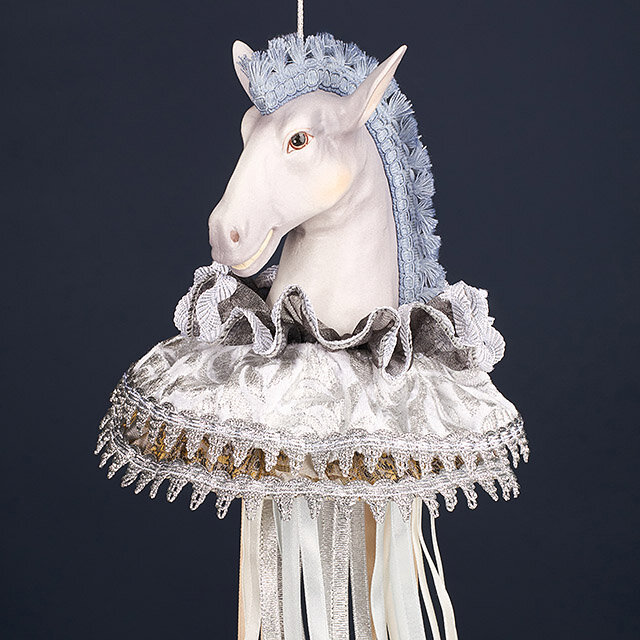 Елочная игрушка Лошадь Эльвина: Королевский Бал 43 см, Winter Deco, 5001153