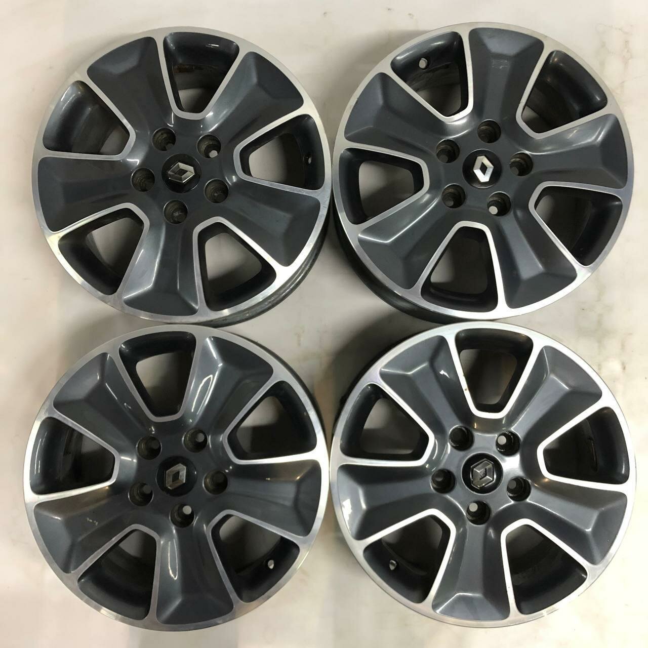 Колесные диски Renault 16x6.5 PCD 5x114.3 D66.1 ET50 (оригинал)