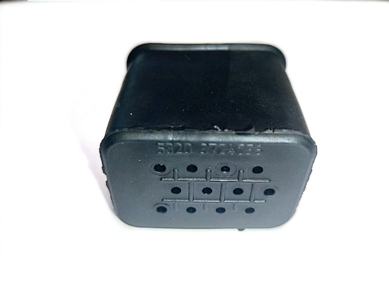 Чехол защитный держателя внутреннего шестиклеммного (разъема электропроводки) 5320-3724056