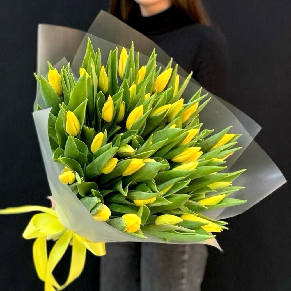 Букет DIVAFLORA "Тюльпаны", живые цветы, высота 50 см, 35 шт, желтые