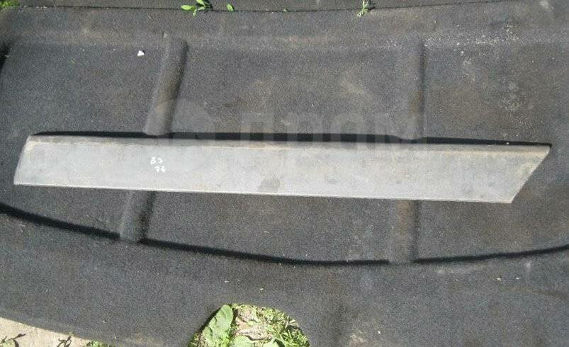 Накладка задней левой двери VW Passat B3