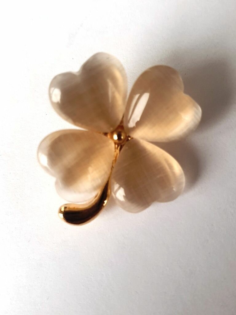 Брошь, искусственный камень, кошачий глаз синтетический