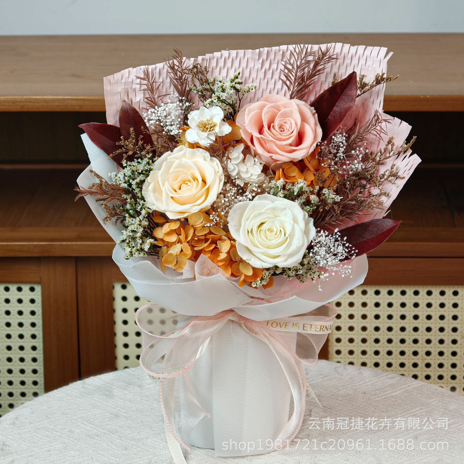 Засушенные розы, подарок на День матери, небольшой букет на День святого Валентина, букет из засушенных цветов, готовая подарочная коробка