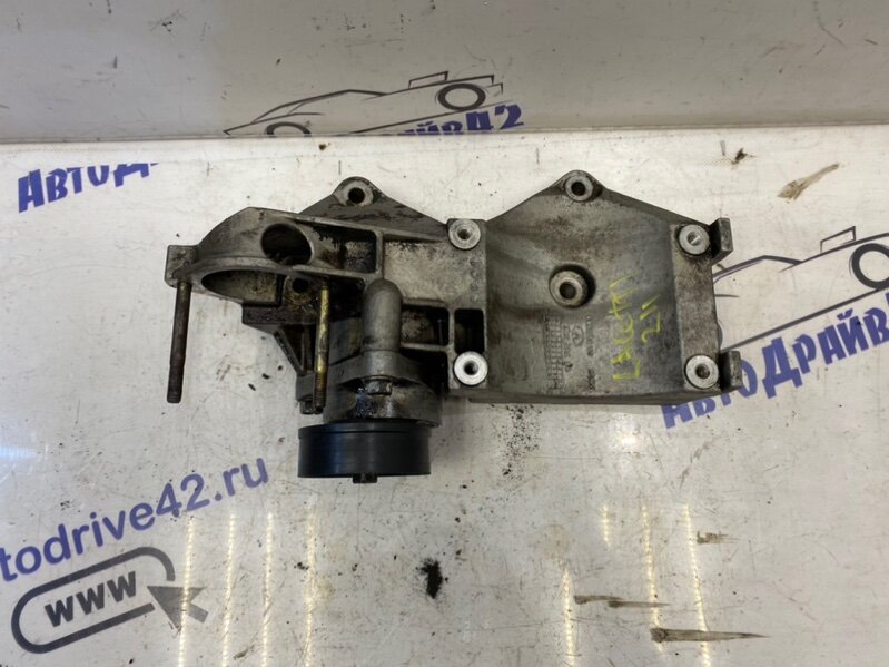 Б/У кронштейн компрессора кондиционера Chevrolet Lacetti 2007 J200 F14D3 25050 GENERAL MOTORS арт. 96352822