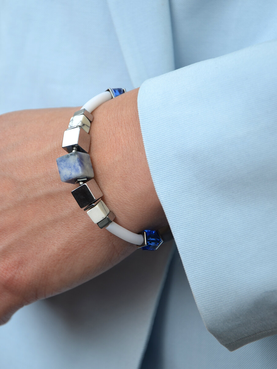 Эластичный браслет