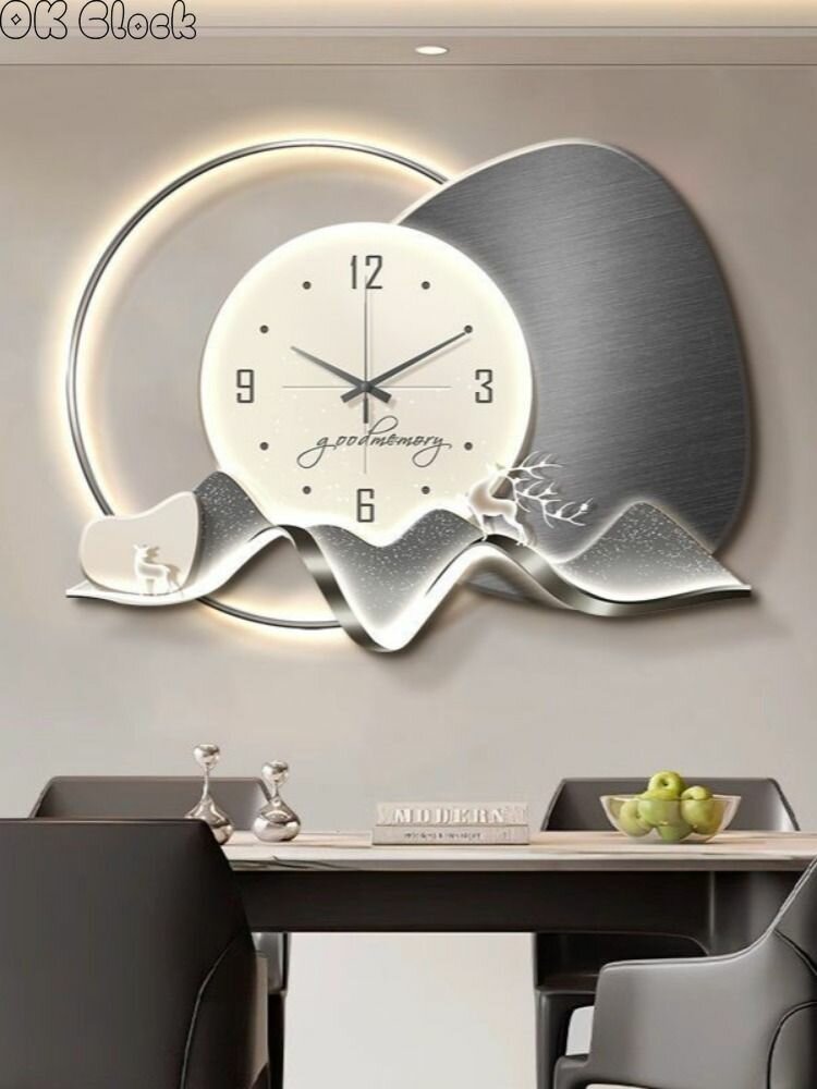 Настенные часы с подсветкой "Камень приносит удачу"